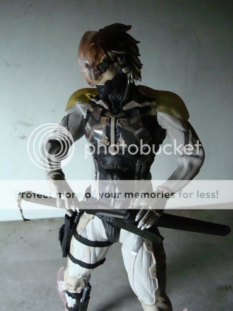 MEDI WORLD :: Real Action Heroes :: MGS4 RAIDEN | Runboard
